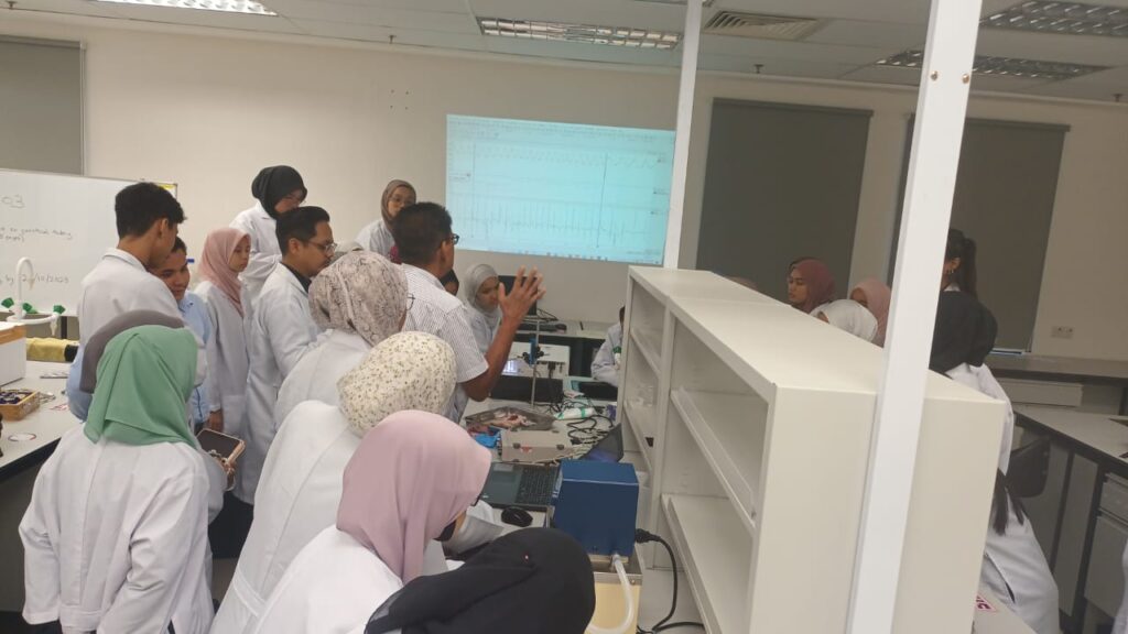 Training on Powerlab - Labquip (M) Sdn Bhd